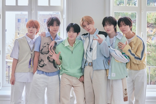 NCT Wish : «Nous voulons traiter nos fans avec dévouement comme le pliage de 1.000 grues en ...