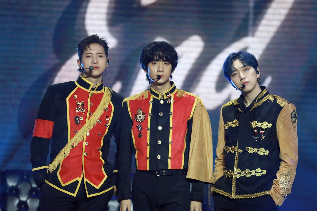 3년 만에 돌아온 B1A4 "이 순간이 영화 같네요" | 연합뉴스