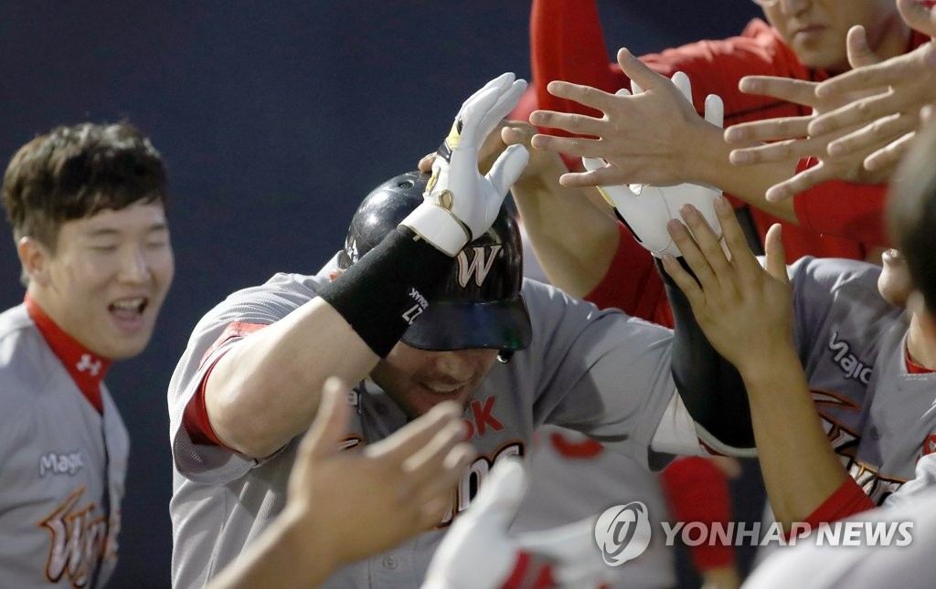 SK, KBO 한 시즌 최다 팀 홈런 214개 | 연합뉴스