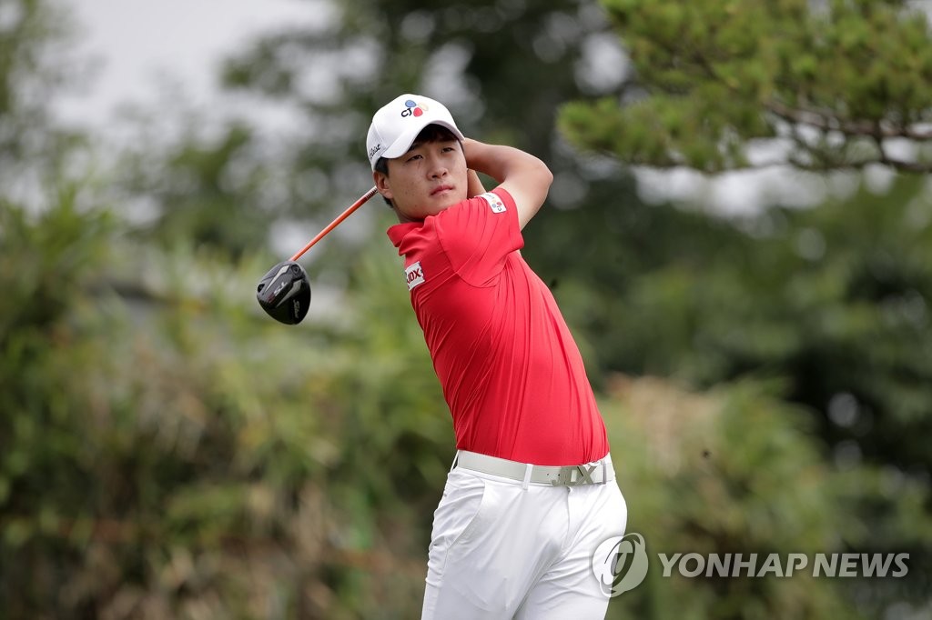 19세 김민규, KPGA오픈 3R 선두 | 연합뉴스
