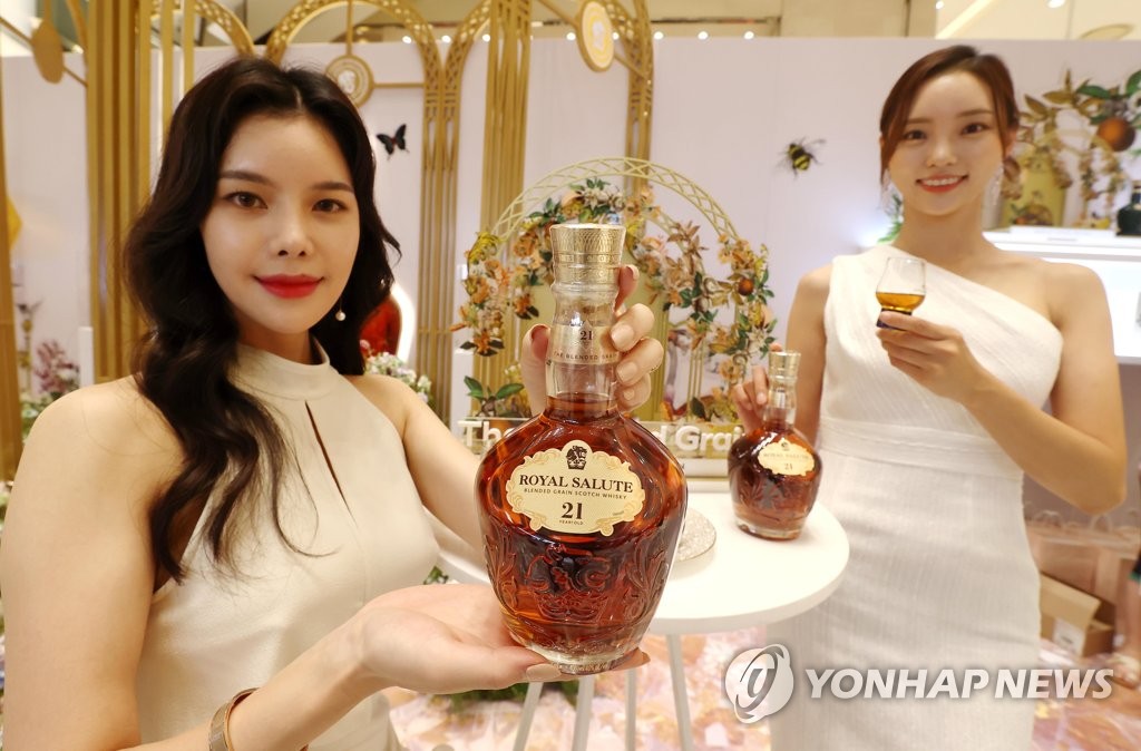 로얄살루트 21년 블렌디드 그레인 출시 연합뉴스