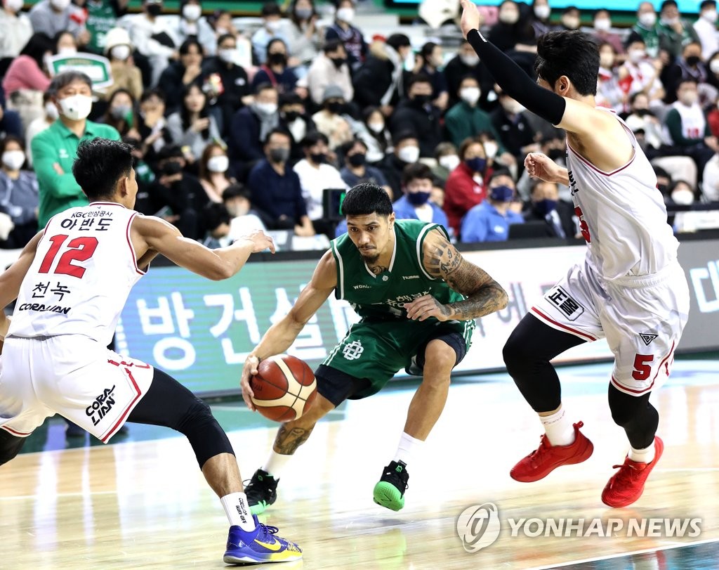 Basketball: Wonju DB Promy vs. Anyang KGC | Yonhap News Agency