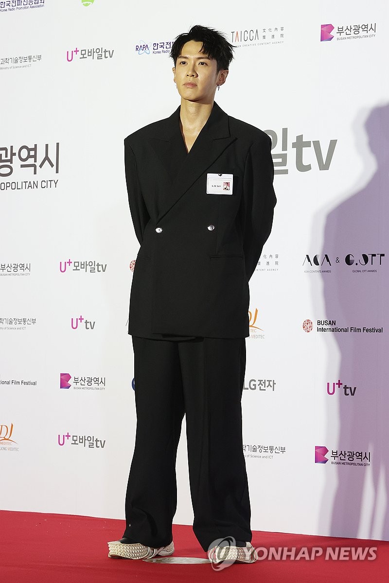 부산 찾은 가진동 | 연합뉴스