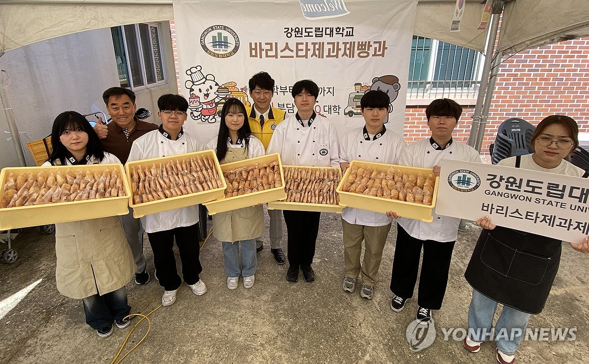 강원도립대 어버이날 맞아 제빵 봉사 연합뉴스