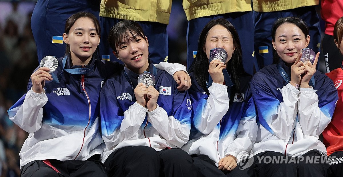 (Olympics) S. Korea grabs 2 more gold medals as archer completes gold ...